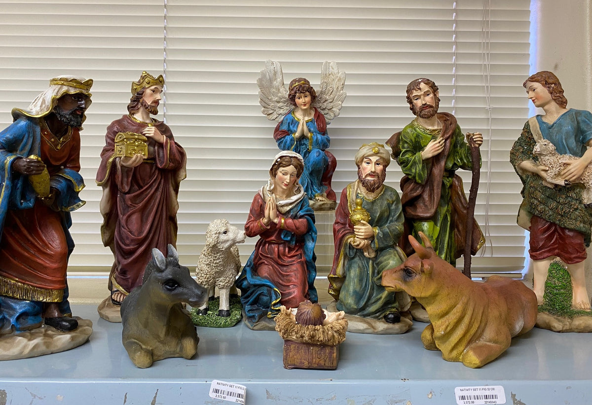 NATIVITY SET 11 PIECES 32 CM – The Catholic Bookshop